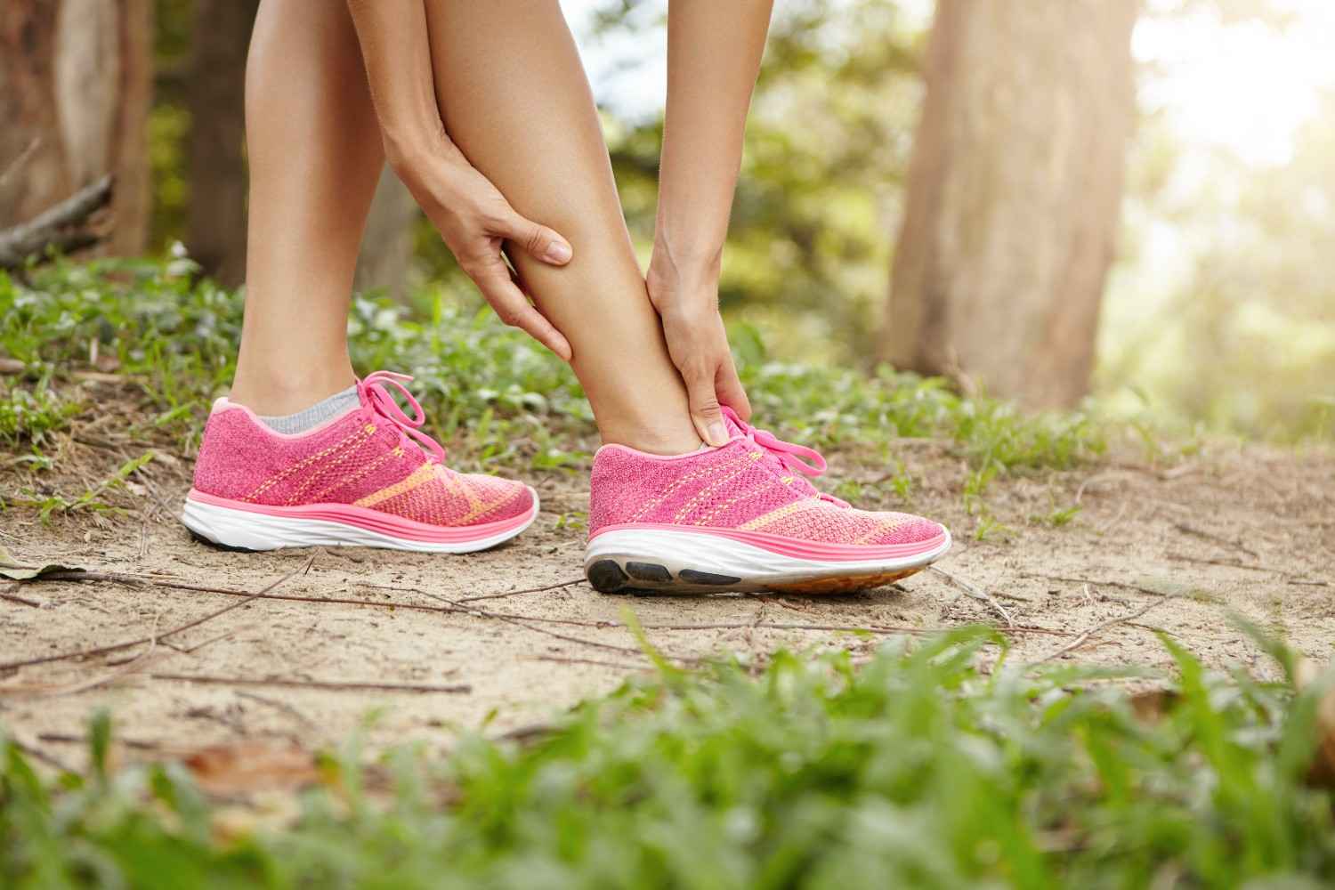 8 Reasons of Burning Legs —and How to Make It Stop - healthfactzone.com